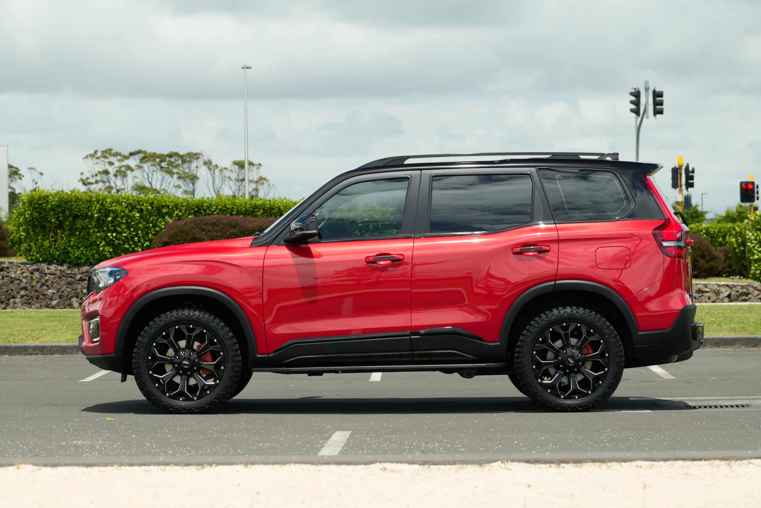 SCORPIO DARK EDITION - RED - Mahindra NZ